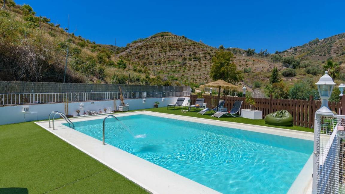 95 M² House ∙ 3 Bedrooms ∙ 6 Guests - Torrox