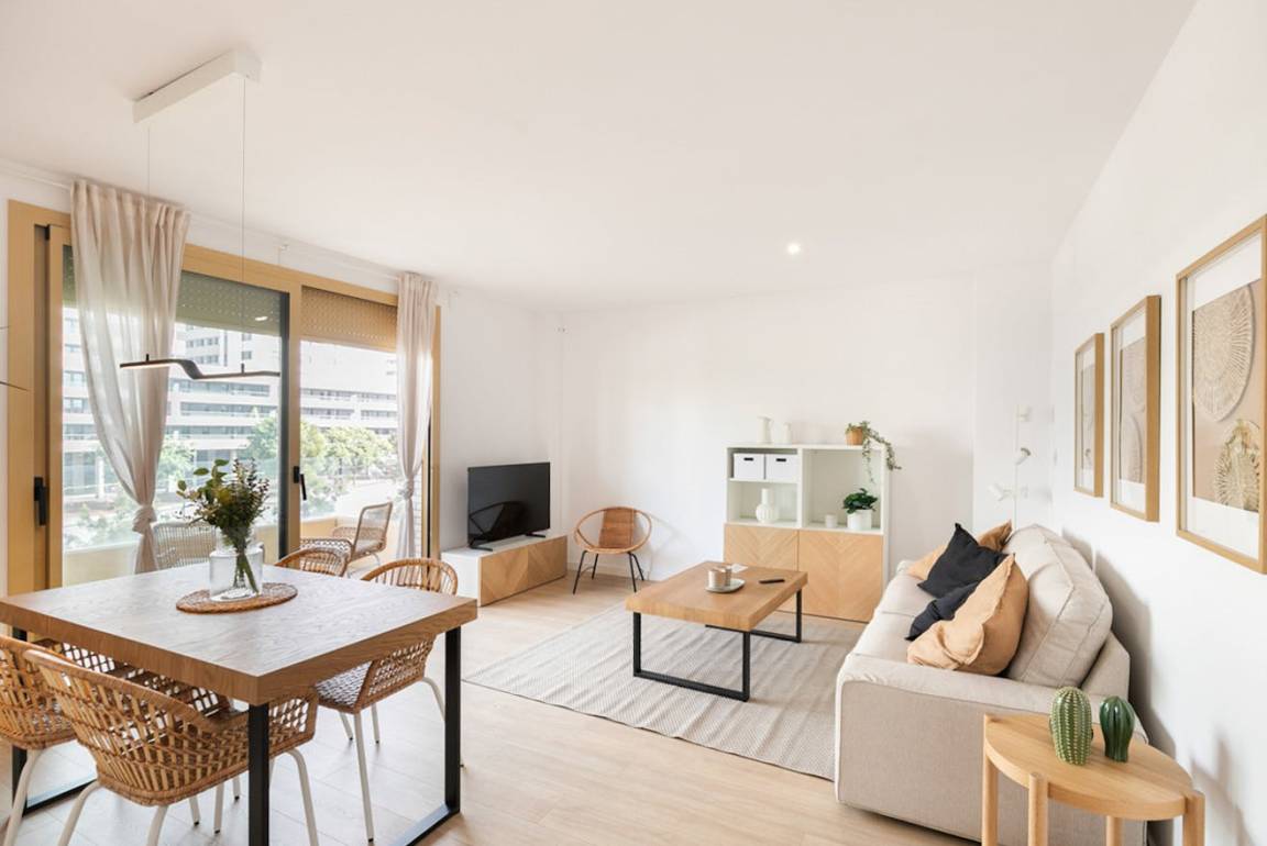 75 M² Apartment ∙ 2 Bedrooms ∙ 2 Guests - Badalona