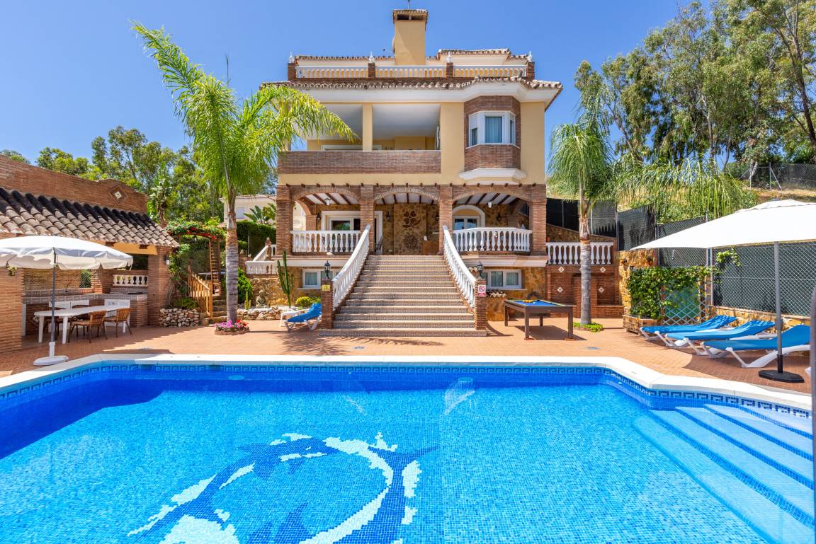 400 M² Ferienhaus ∙ 4 Schlafzimmer ∙ 8 Gäste - Alhaurín el Grande