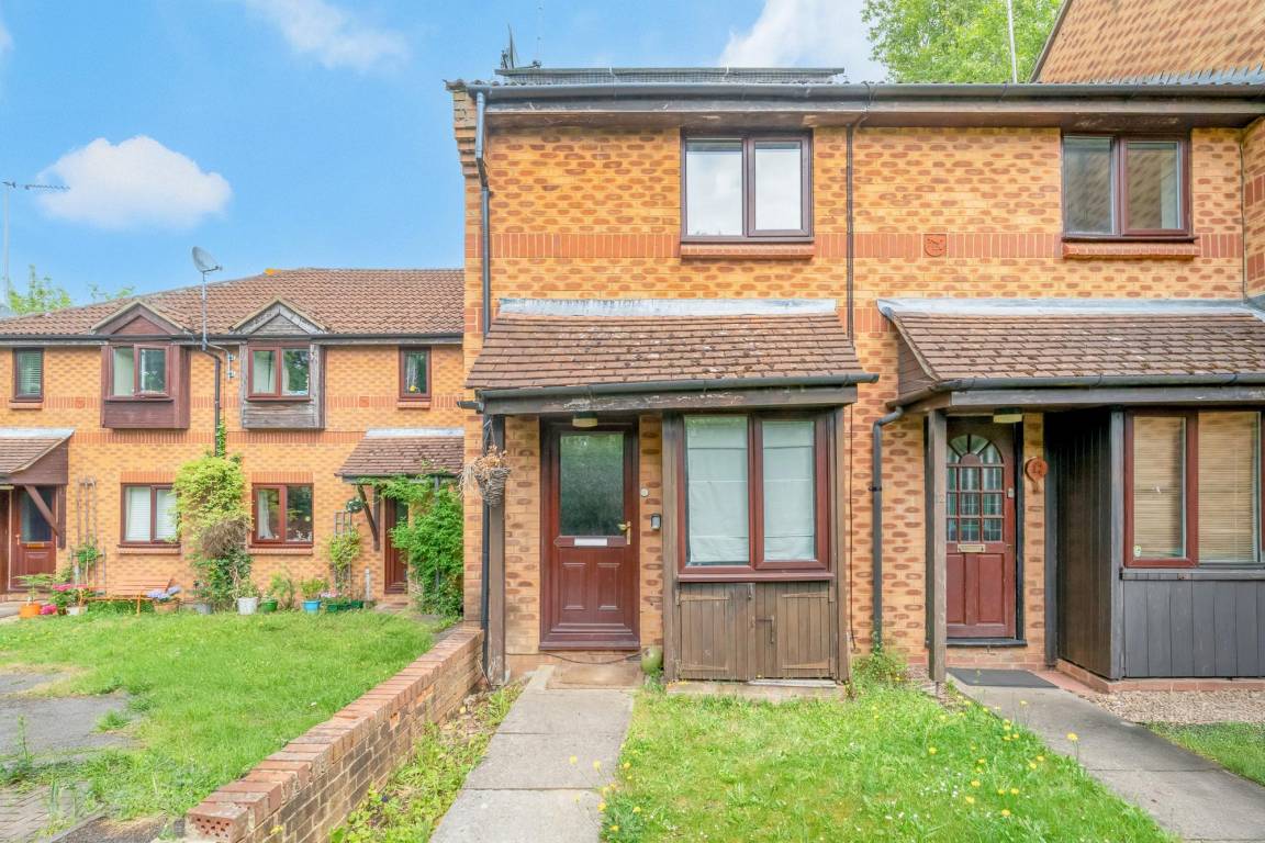 56 M² House ∙ 2 Bedrooms ∙ 6 Guests - St Albans, UK