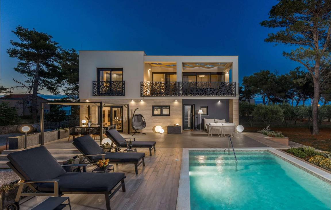 195 M² House ∙ 3 Bedrooms ∙ 7 Guests - Vir