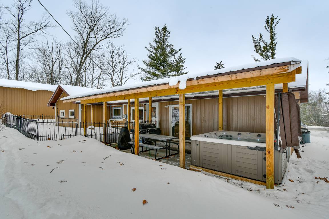 130 M² House ∙ 3 Bedrooms ∙ 10 Guests - South Higgins Lake State Park, Roscommon