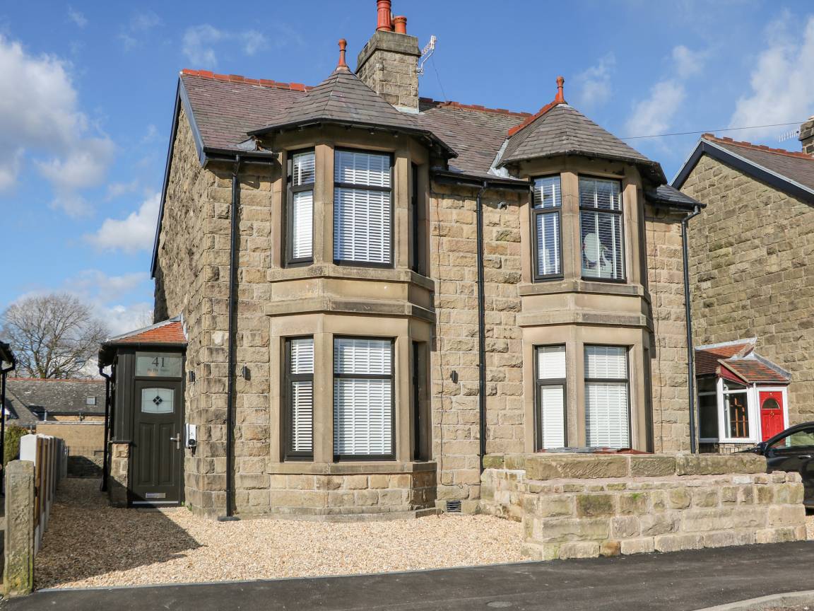 Cottage ∙ 4 Bedrooms ∙ 8 Guests - Buxton, UK