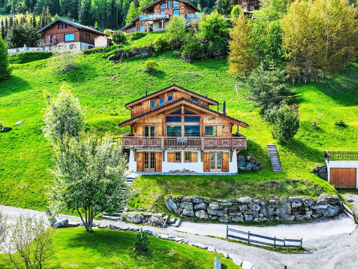250 M² Ferienhaus ∙ 5 Schlafzimmer ∙ 8 Gäste - La Tzoumaz