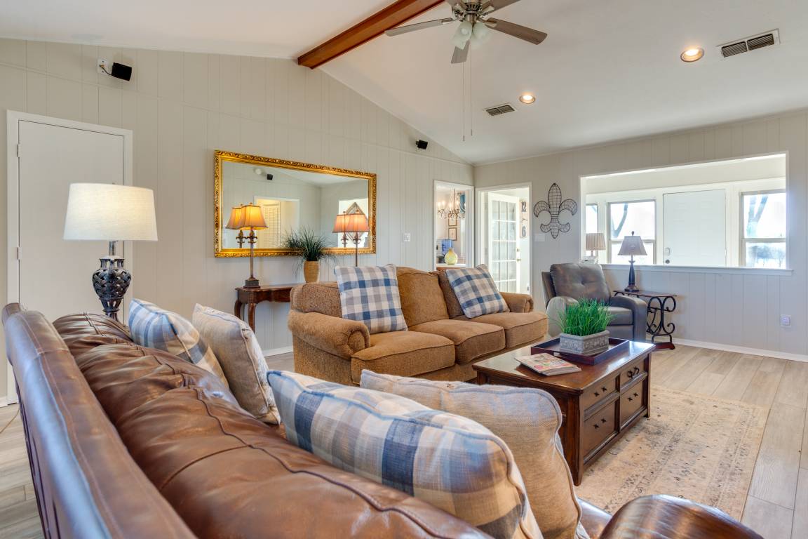 166 M² House ∙ 3 Bedrooms ∙ 6 Guests - Bonham State Park, Bonham