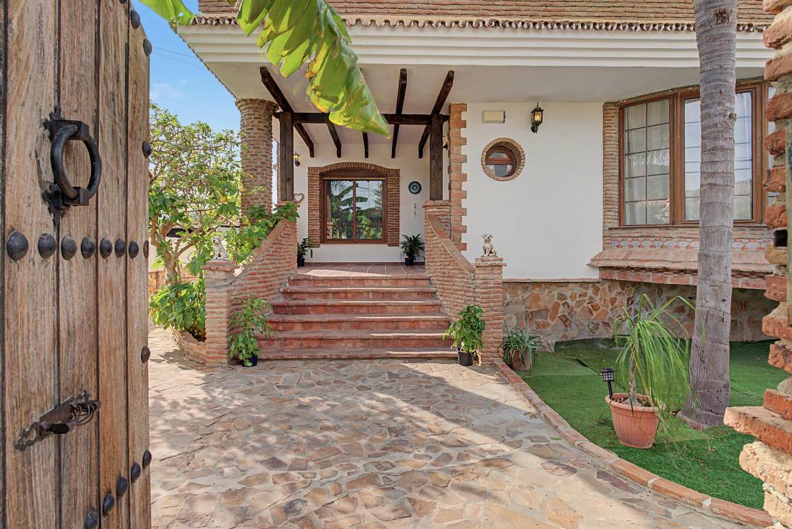 300 M² Villa ∙ 3 Slaapkamers ∙ 12 Gasten - Alhaurín de la Torre