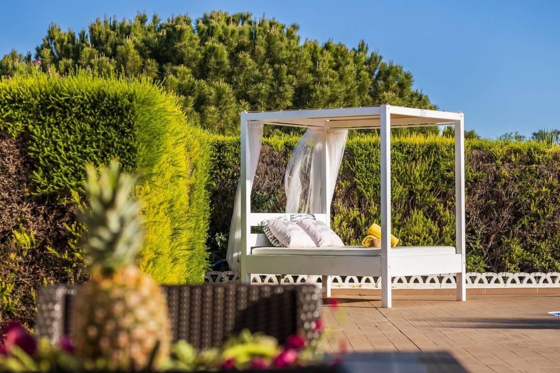 250 M² Villa ∙ 4 Bedrooms ∙ 8 Guests - Guia