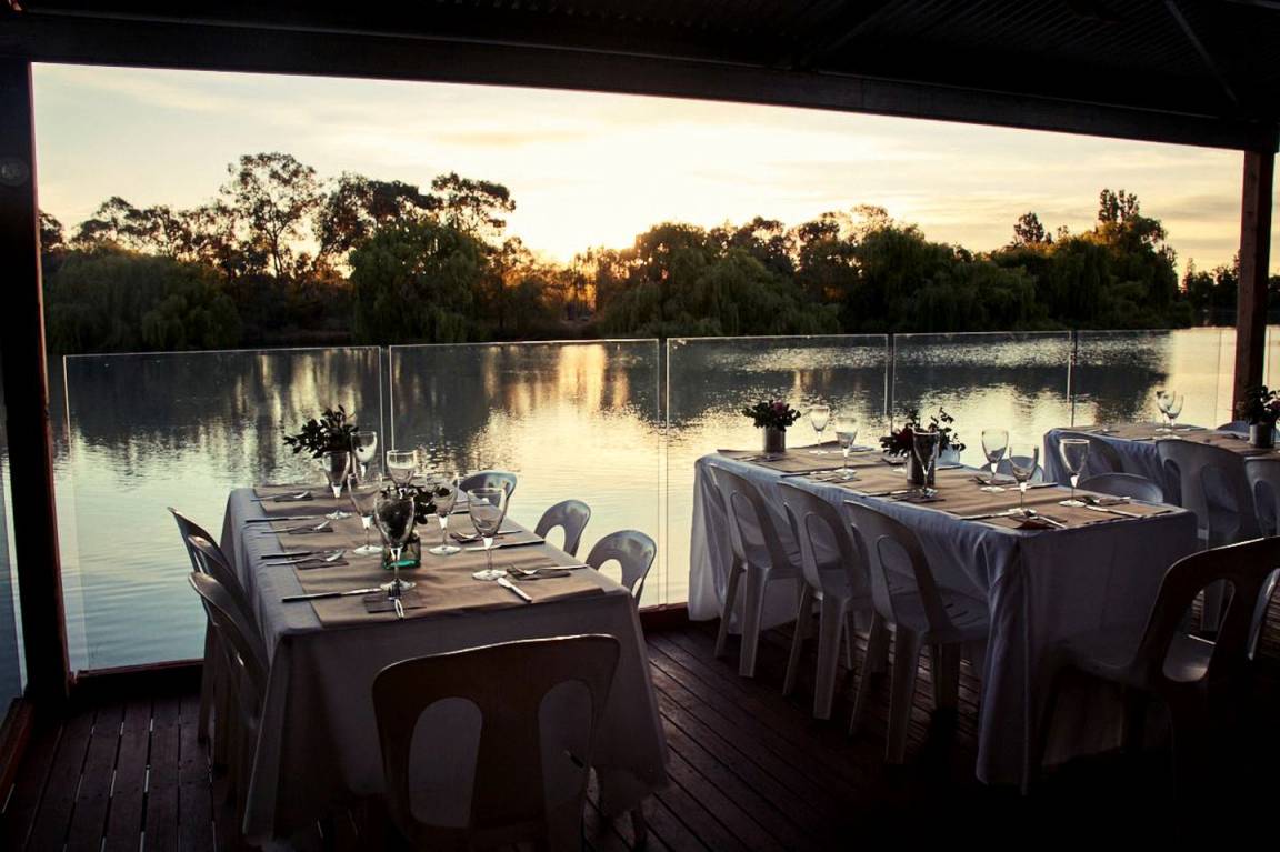 Caravan ∙ 1 Bedroom ∙ 5 Guests - Murray River