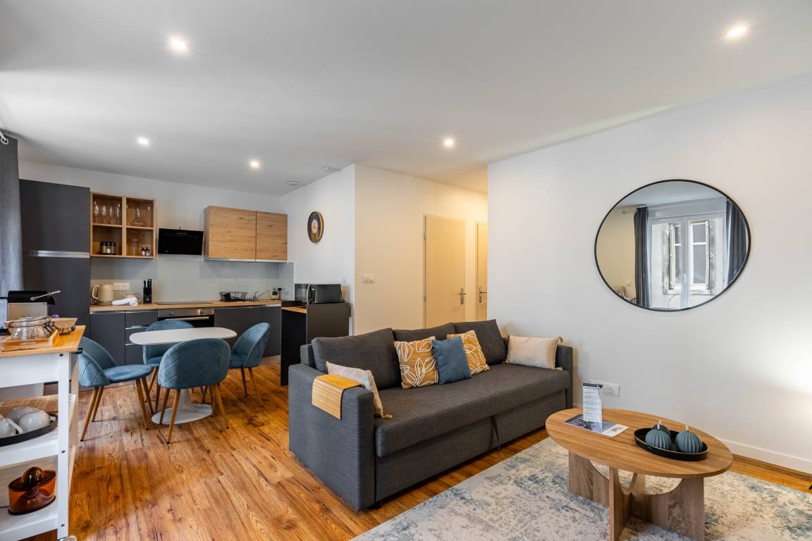 42 M² Appartement ∙ 1 Chambre ∙ 4 Personnes - Gare de Nancy
