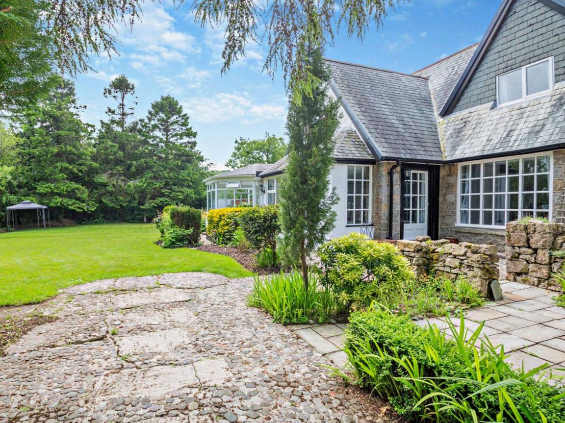 Cottage ∙ 4 Bedrooms ∙ 8 Guests - Bangor, UK