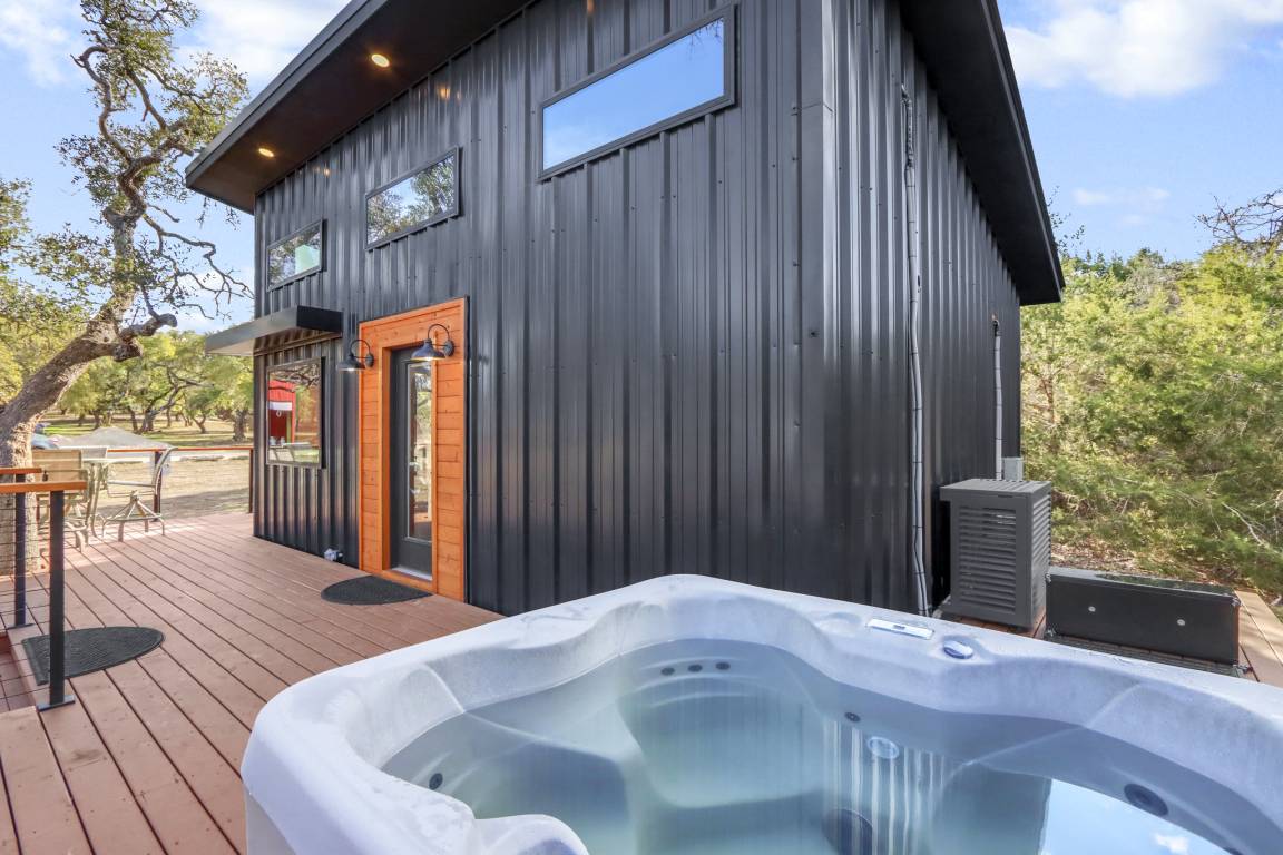 47 M² Cabin ∙ 2 Bedrooms ∙ 4 Guests - Driftwood, TX