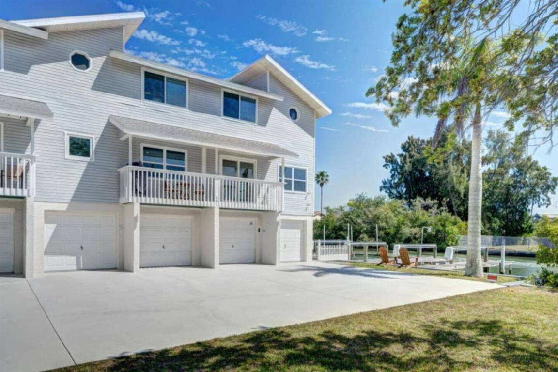 House ∙ 4 Bedrooms ∙ 8 Guests - Indian Rocks Beach, FL