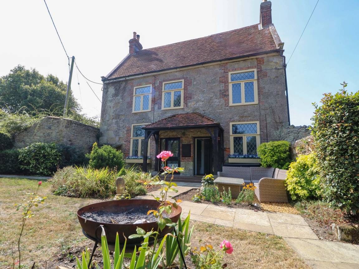 Cottage ∙ 4 Bedrooms ∙ 8 Guests - Isle of Wight