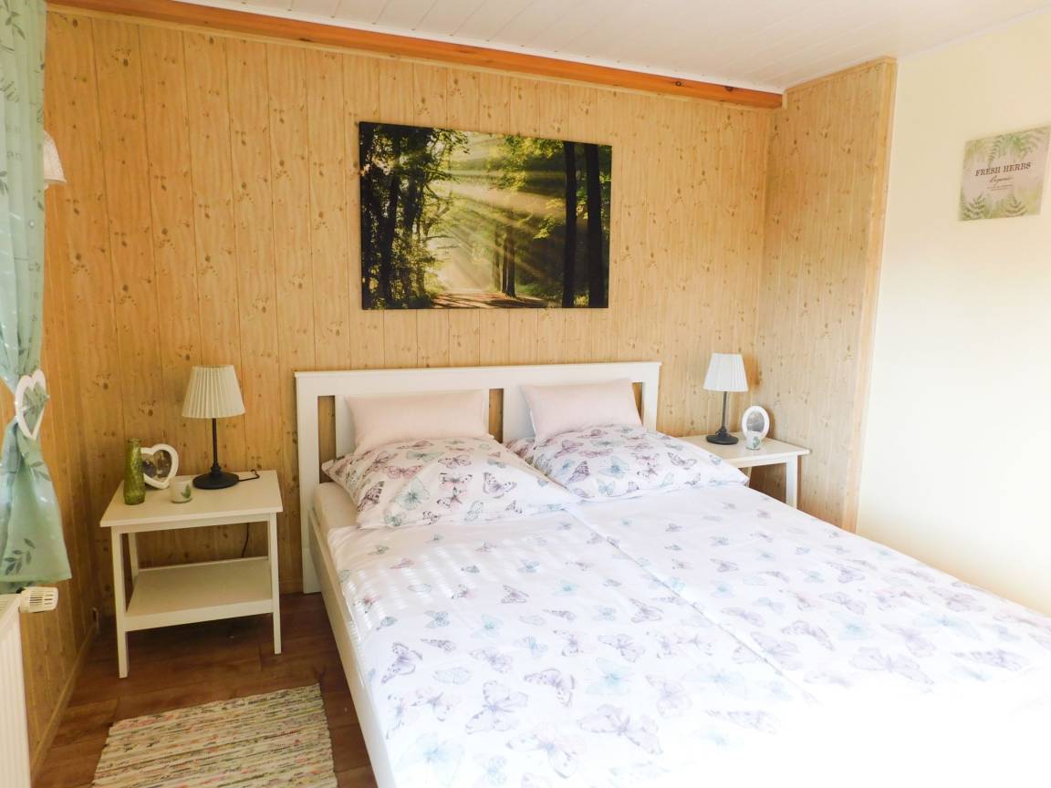 Ferienwohnung ∙ 2 Schlafzimmer ∙ 6 Gäste - Bad Langensalza