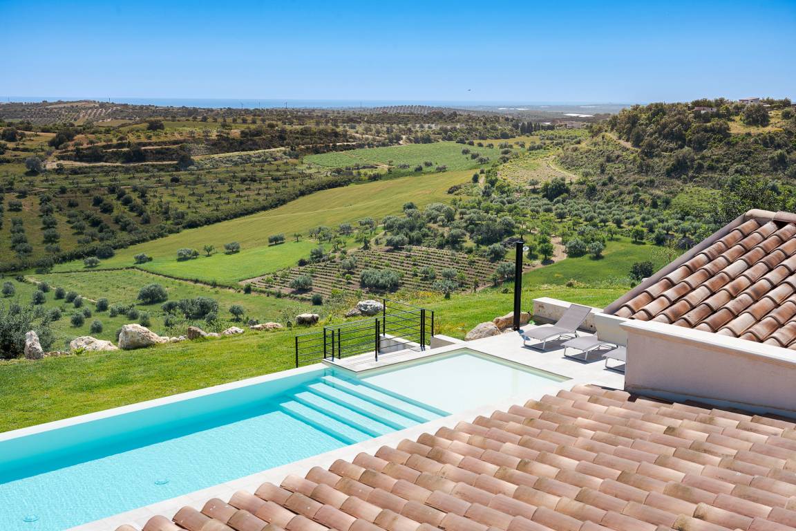 200 M² Villa ∙ 4 Chambres ∙ 8 Personnes - Noto
