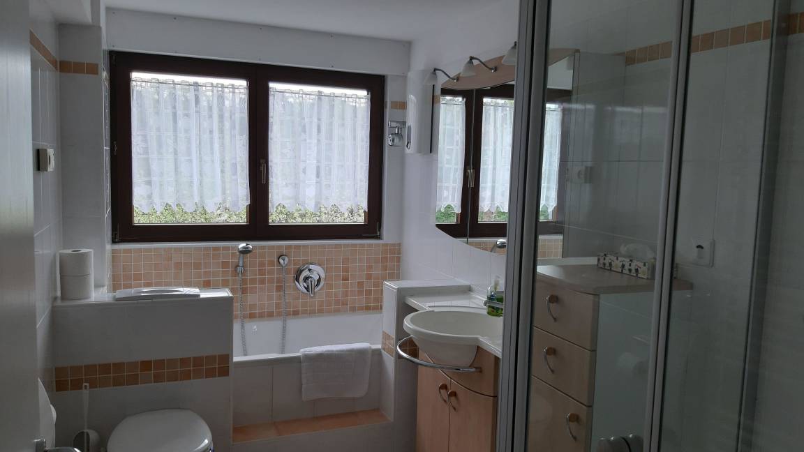 75 M² Apartamento ∙ 2 Quartos ∙ 6 Hóspedes - Bad Camberg