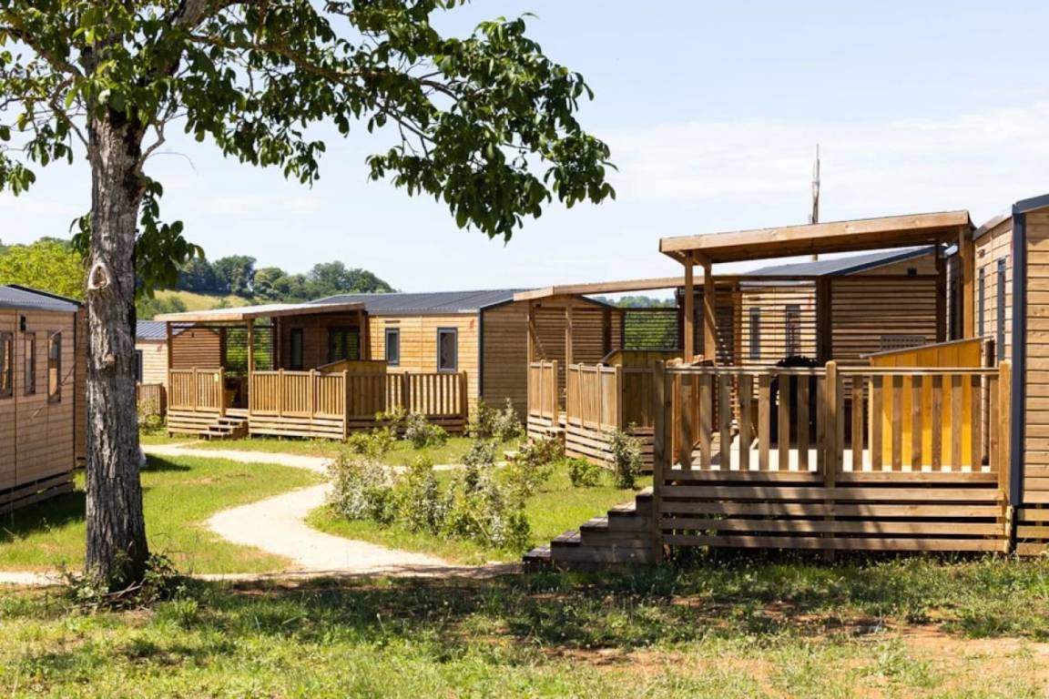 67 M² Camping ∙ 5 Chambres ∙ 14 Personnes - Rocamadour