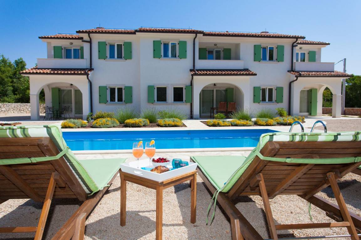 200 M² Maison De Vacances ∙ 6 Chambres ∙ 12 Personnes - Krk