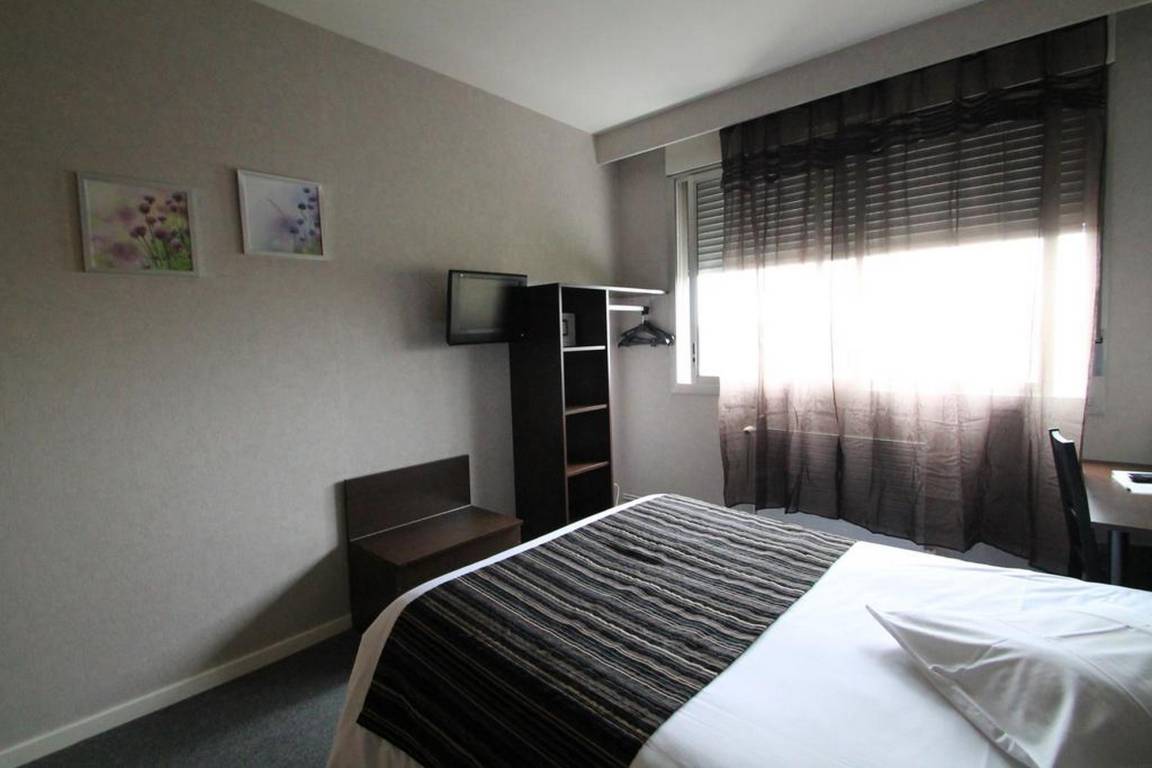 Hotel ∙ 1 Bedroom ∙ 1 Guest - Saint-Priest