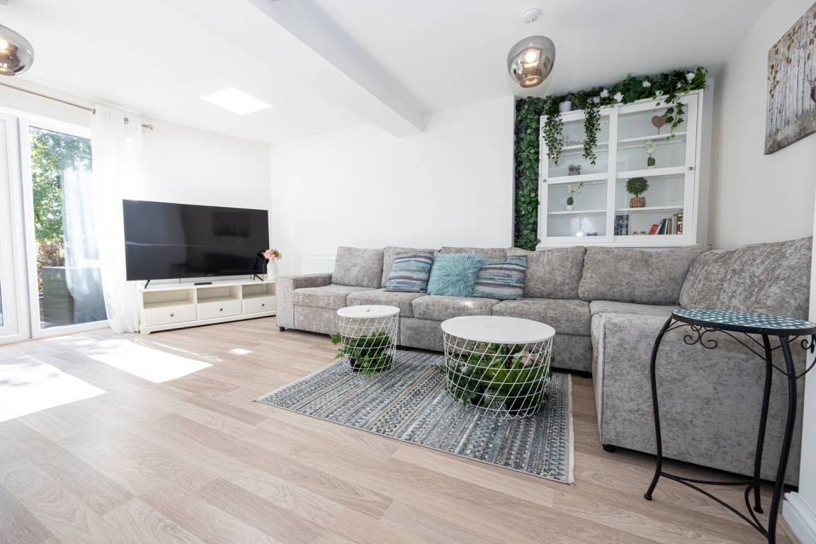 Maison De Vacances ∙ 4 Chambres ∙ 7 Personnes - Sale