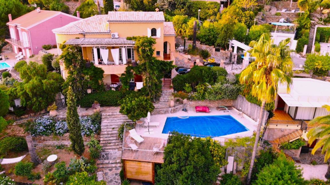 25 M² Bed And Breakfast ∙ 1 Bedroom ∙ 2 Guests - Le Lavandou