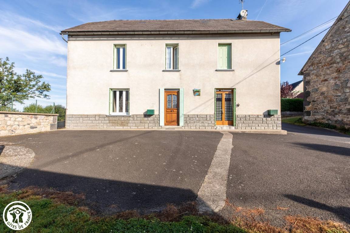 74 M² Gîte ∙ 2 Chambres ∙ 5 Personnes - Auvergne