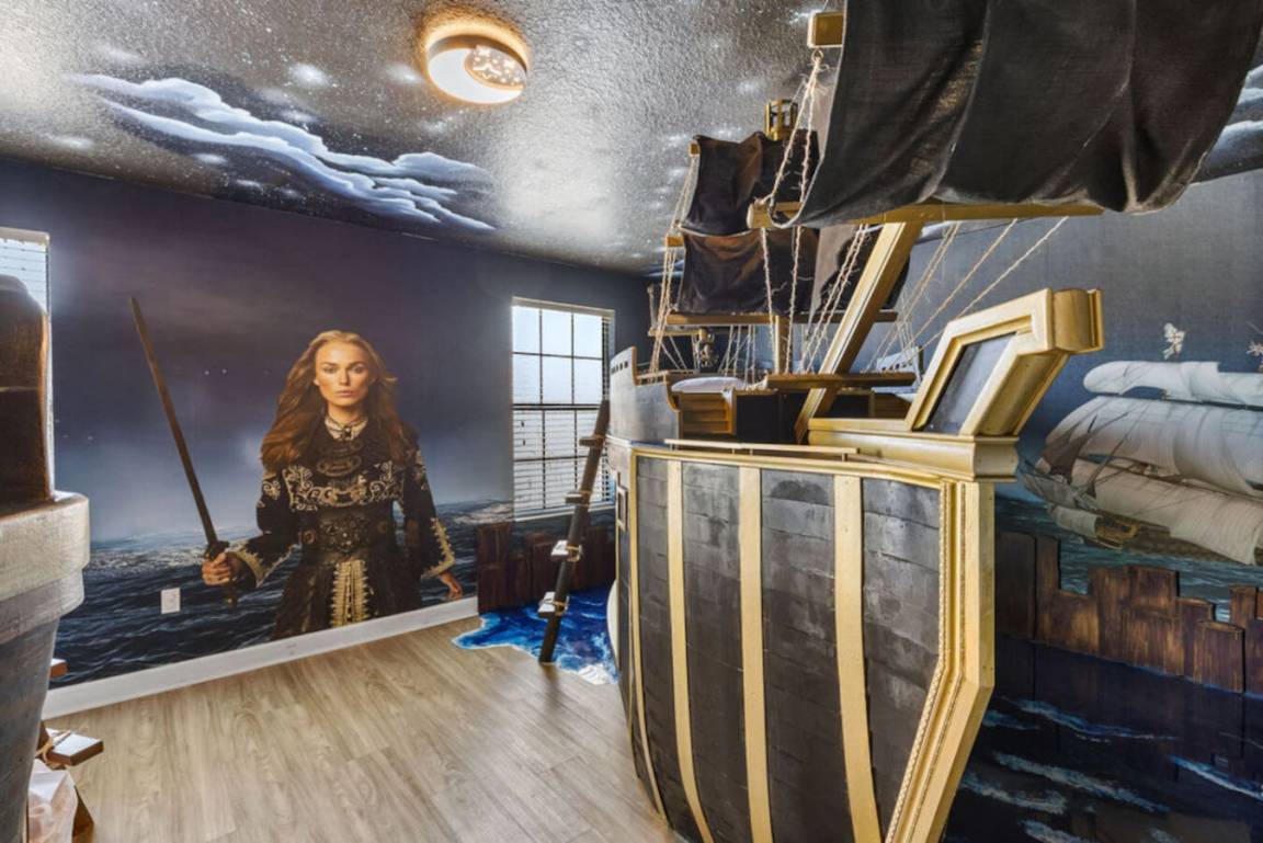 10000 M² House ∙ 9 Bedrooms ∙ 16 Guests - Davenport, FL