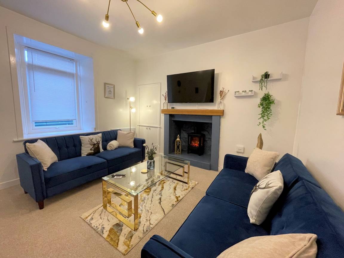 93 M² House ∙ 2 Bedrooms ∙ 6 Guests - Dumfries