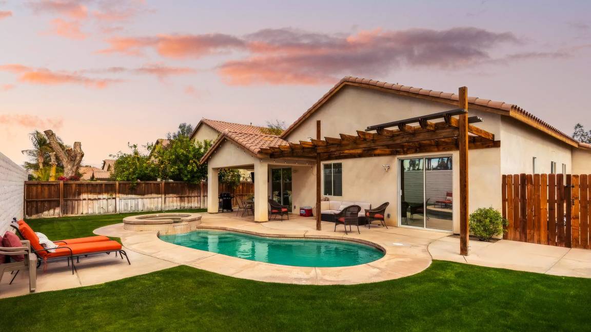 177 M² Casa ∙ 4 Habitaciones ∙ 10 Huéspedes - Coachella, CA