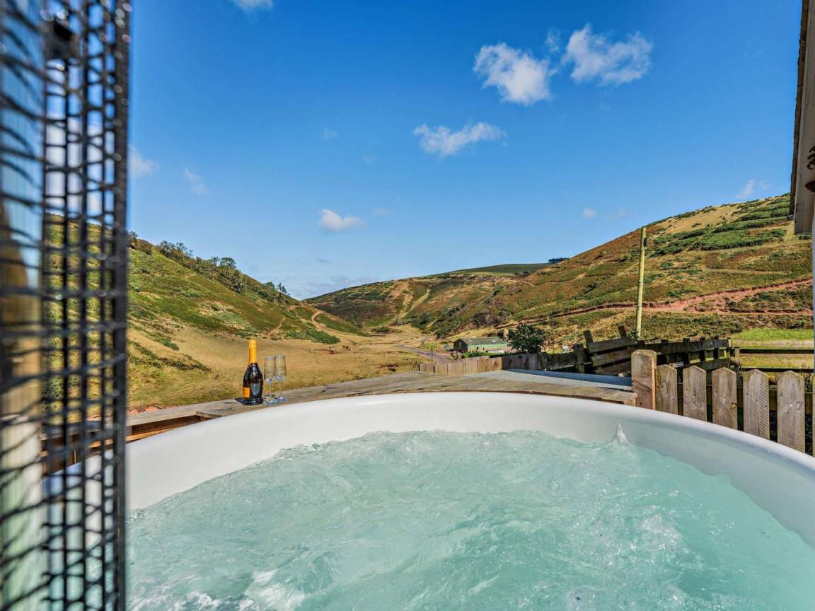 Cottage ∙ 5 Bedrooms ∙ 8 Guests - Dunbar