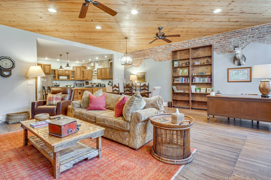 260 M² House ∙ 3 Bedrooms ∙ 8 Guests - Hendersonville, NC