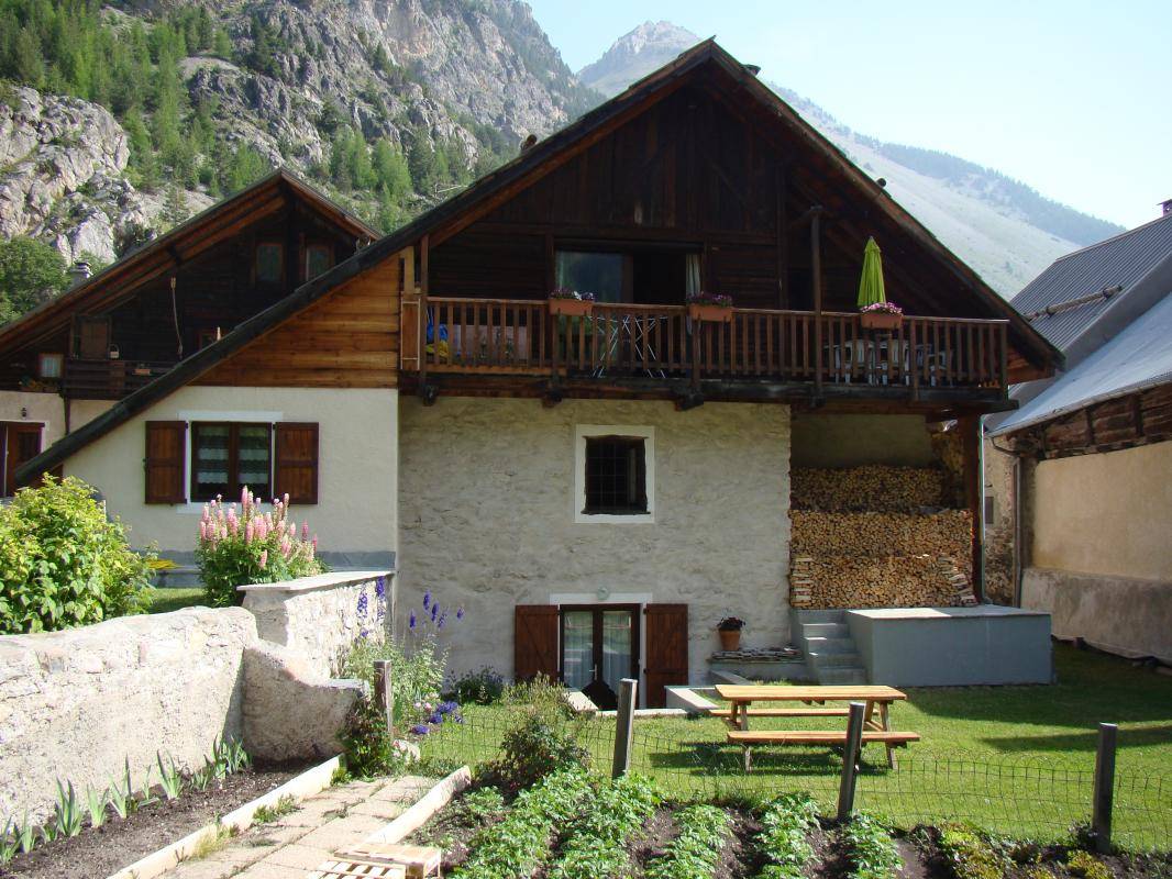 80 M² Gîte ∙ 3 Chambres ∙ 5 Personnes - Névache