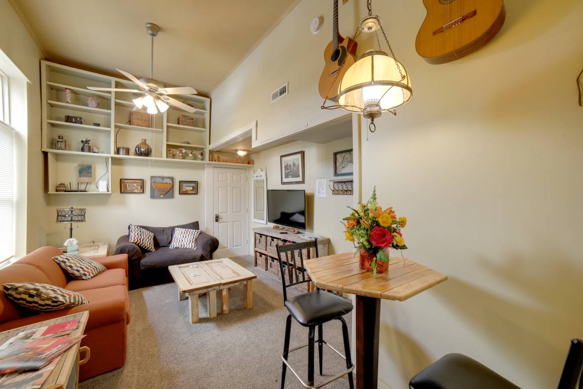 55 M² Apartment ∙ 1 Bedroom ∙ 4 Guests - Saugatuck, MI