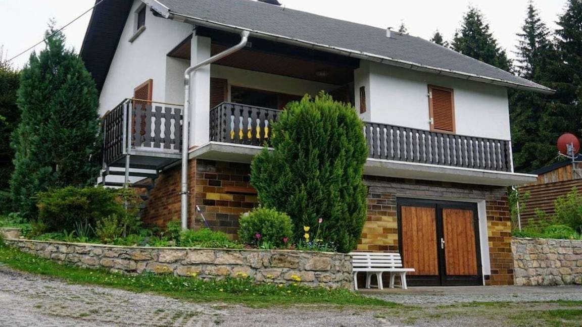 80 M² Ferienhaus ∙ 1 Schlafzimmer ∙ 3 Gäste - Masserberg