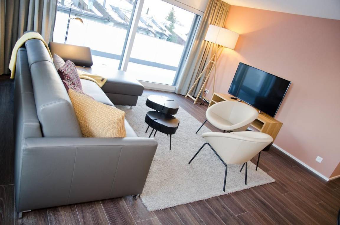 99 M² Ferienwohnung ∙ 2 Schlafzimmer ∙ 4 Gäste - Interlaken
