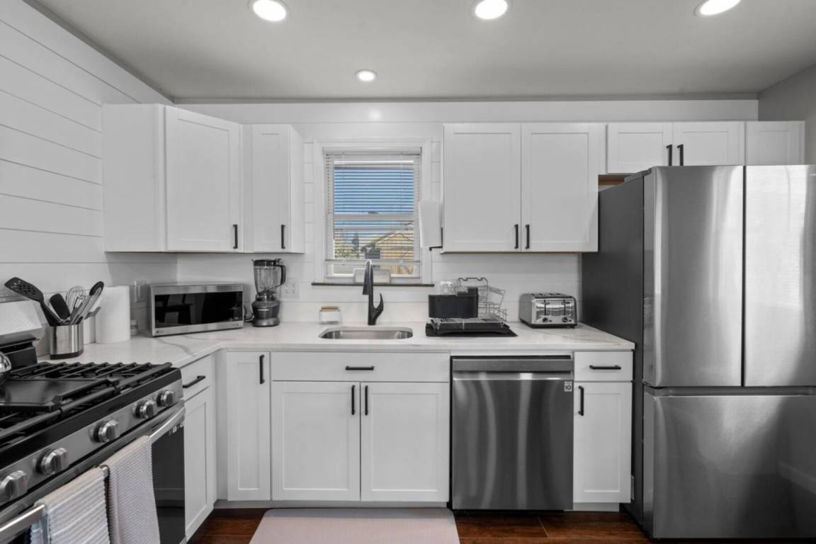126 M² House ∙ 4 Bedrooms ∙ 6 Guests - Hartford, CT