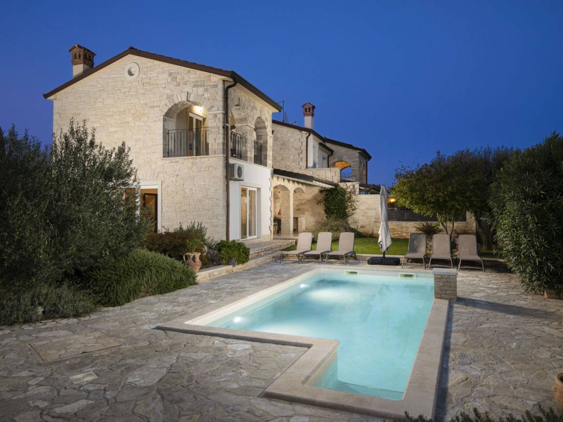 205 M² House ∙ 4 Bedrooms ∙ 7 Guests - Rovinj