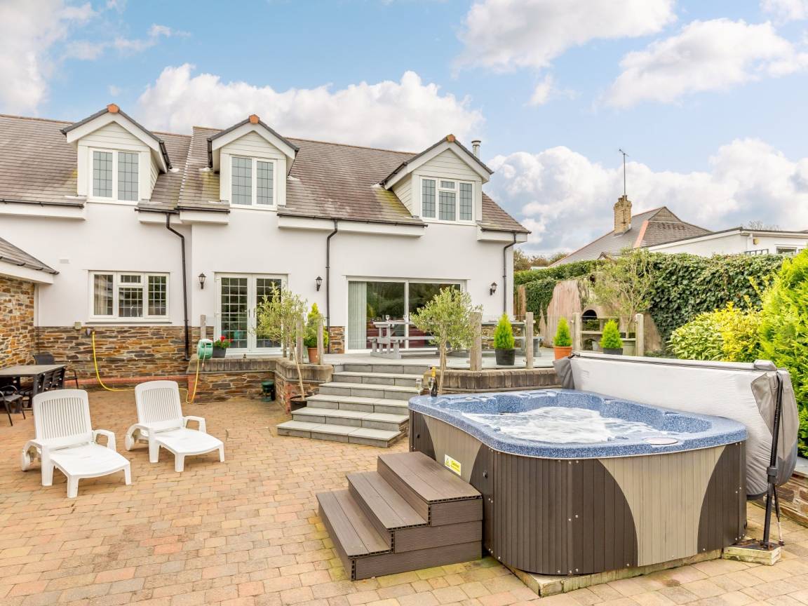 Cottage ∙ 5 Bedrooms ∙ 12 Guests - Bude