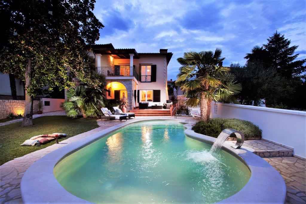 430 M² Villa ∙ 6 Schlafzimmer ∙ 12 Gäste - Umag