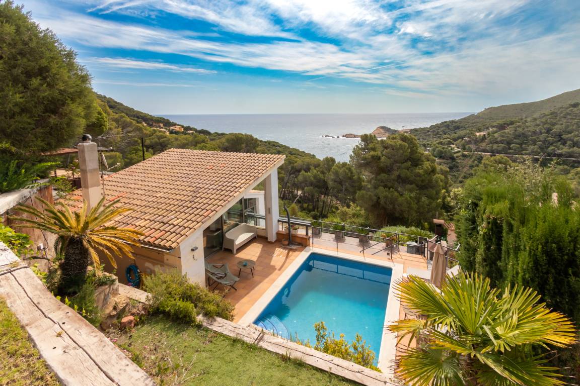 220 M² Villa ∙ 4 Bedrooms ∙ 9 Guests - Llafranc