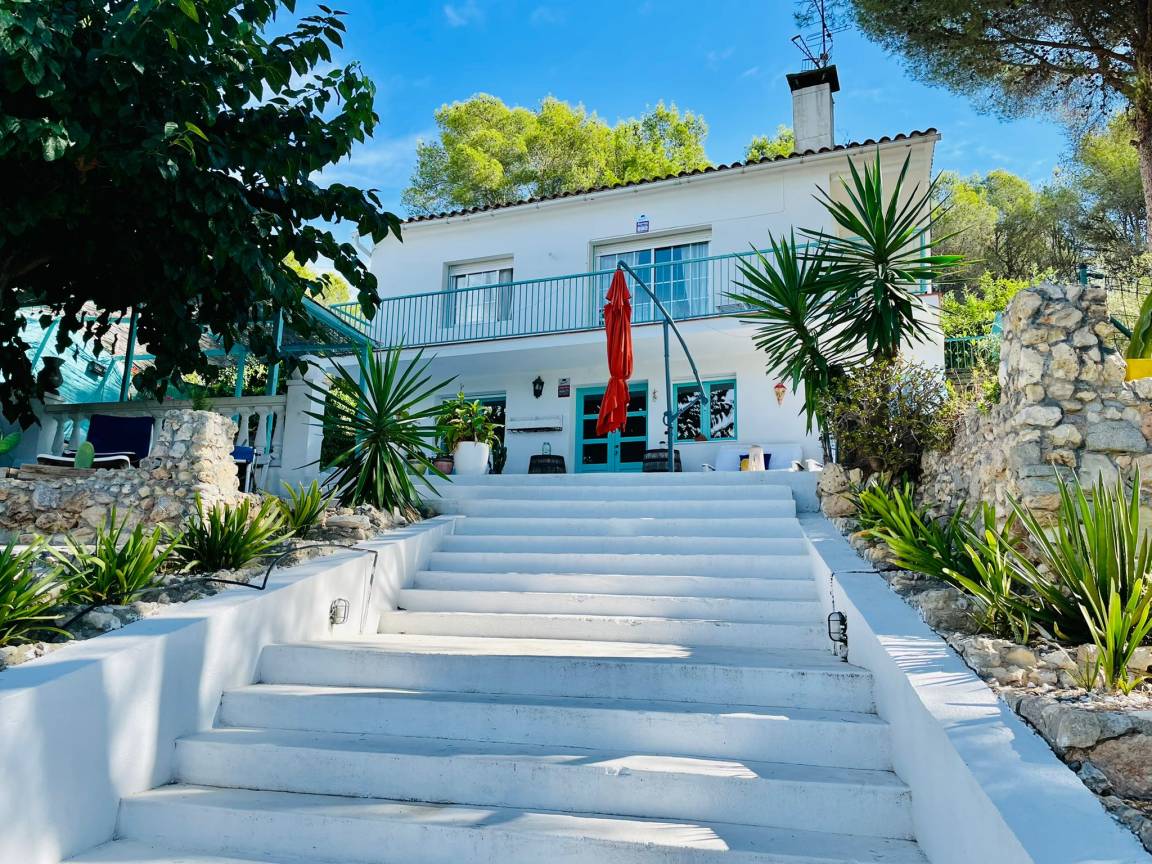 180 M² House ∙ 4 Bedrooms ∙ 8 Guests - Garraf