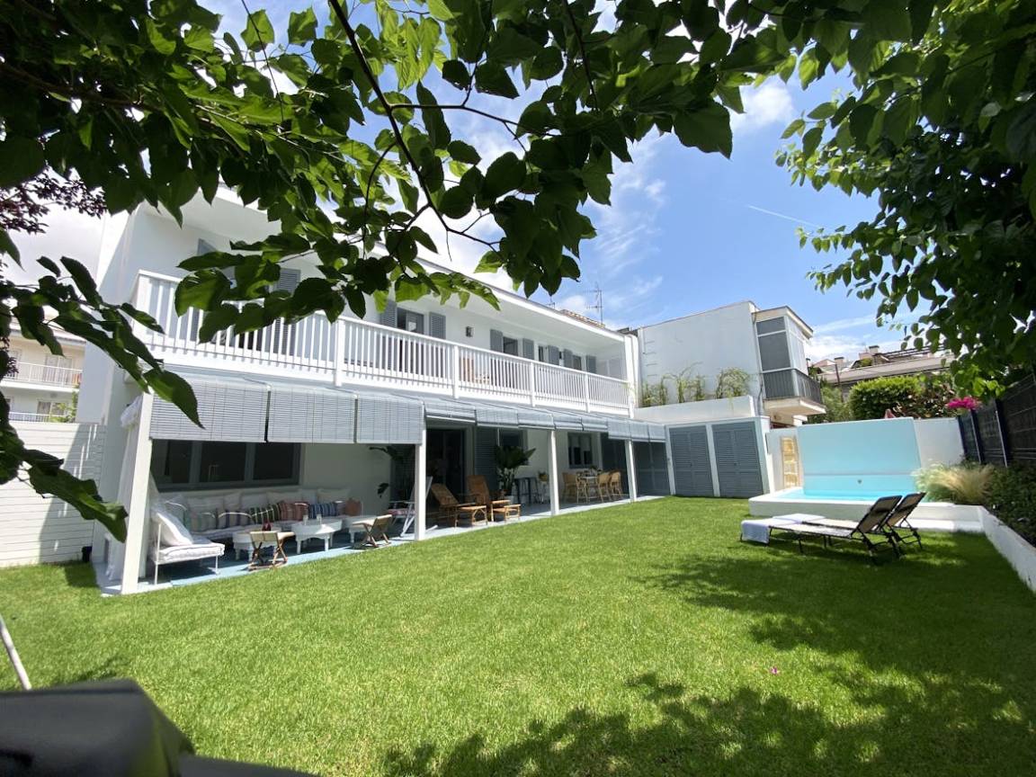 300 M² Ferienhaus ∙ 4 Schlafzimmer ∙ 7 Gäste - Sitges