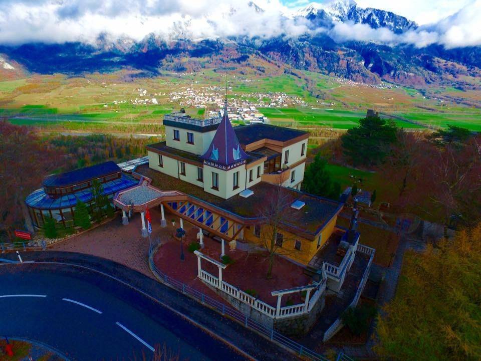 1100 M² Ferienhaus ∙ 10 Schlafzimmer ∙ 17 Gäste - Bad Ragaz