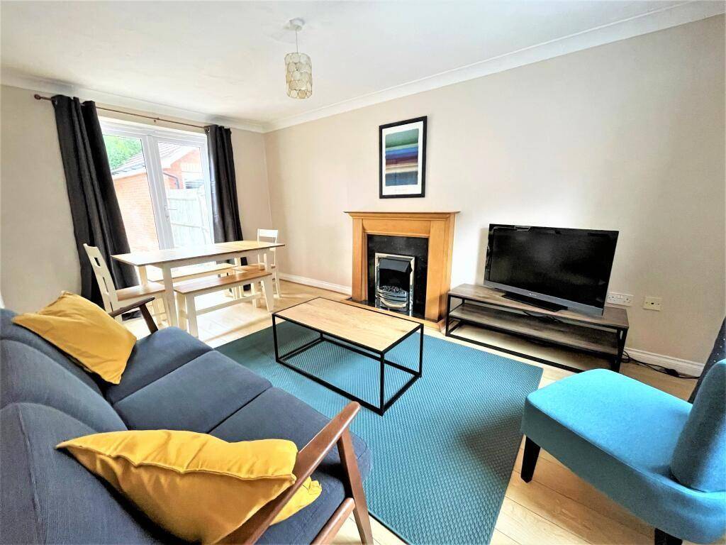 90 M² House ∙ 5 Bedrooms ∙ 10 Guests - Colchester