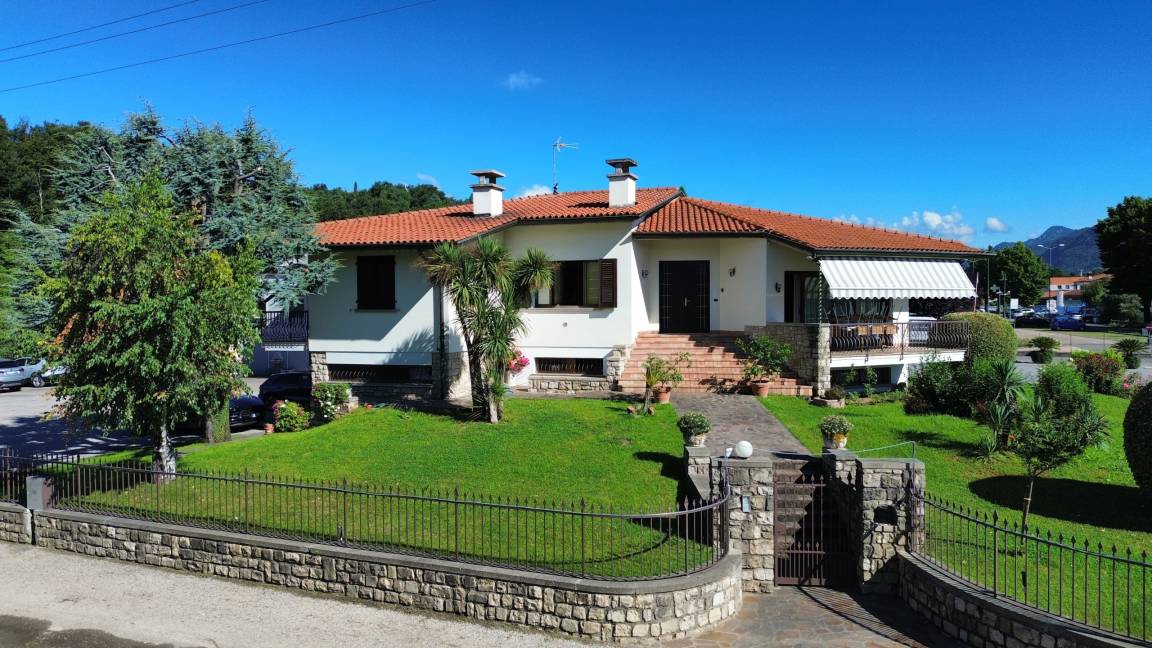 120 M² Villa ∙ 3 Slaapkamers ∙ 8 Gasten - Moniga del Garda
