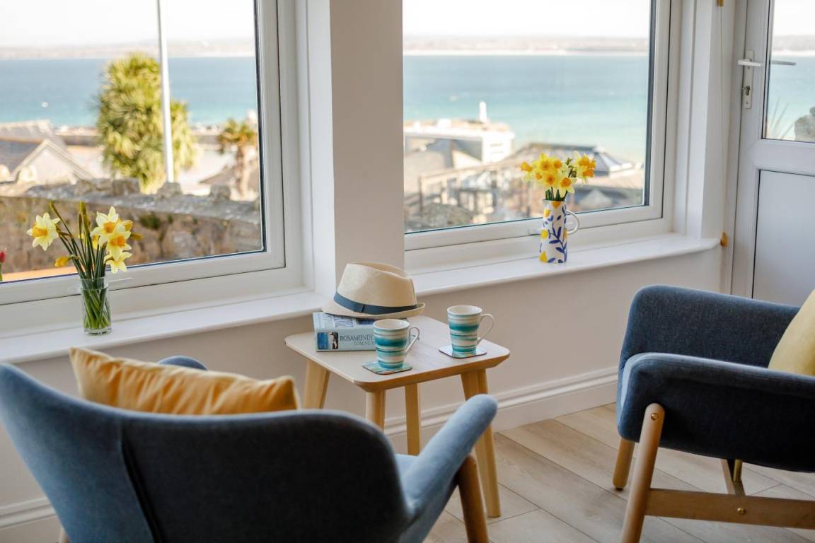 Apartment ∙ 2 Bedrooms ∙ 4 Guests - Porthmeor Beach