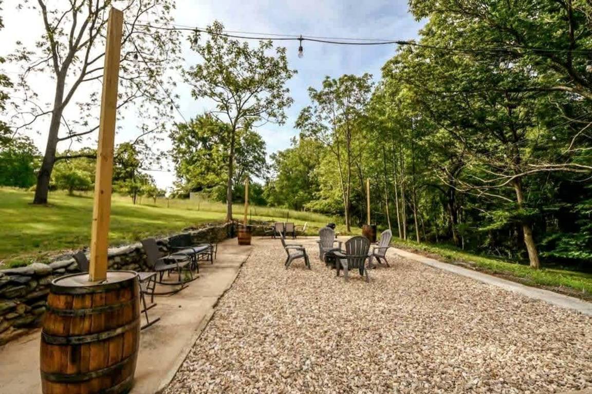 Apartment ∙ 5 Bedrooms ∙ 10 Guests - Crozet, VA