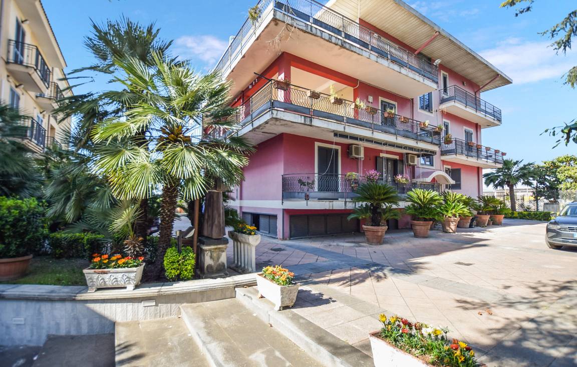 130 M² Appartamento Vacanza ∙ 3 Camere Da Letto ∙ 8 Ospiti - Pompei