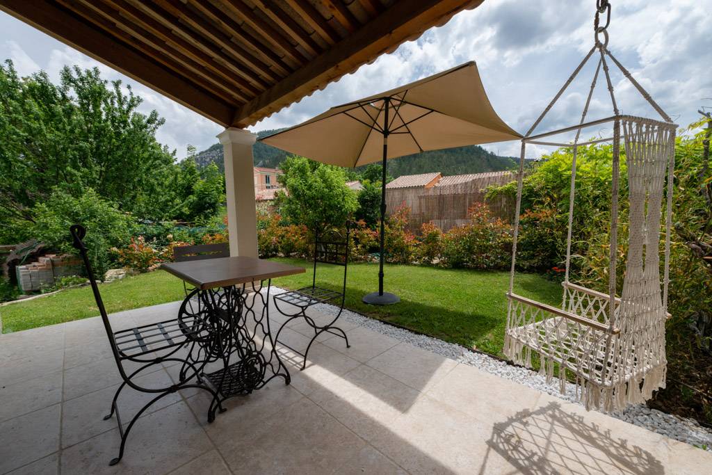60 M² Gîte ∙ 1 Schlafzimmer ∙ 2 Gäste - Castellane