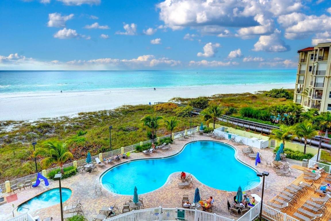 81 M² Condo ∙ 2 Bedrooms ∙ 6 Guests - Treasure Island, FL